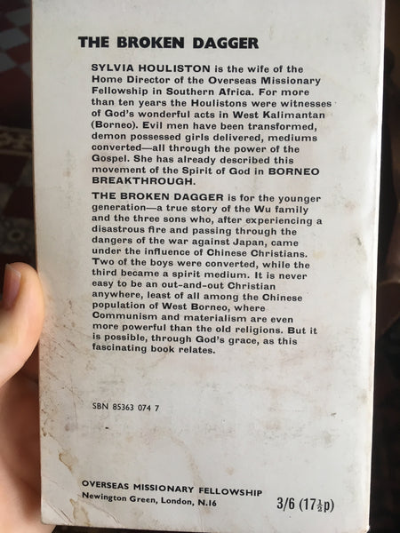 The broken dagger – ChezCarpus.com